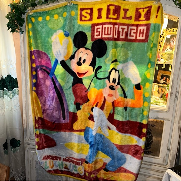 Disney | Bedding | Mickey Mouse Club House Blanket Disney Northwest 53 ...